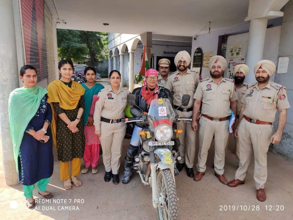 Meet Tabassum Ali, a single woman from Bihar riding a Bullet, piloting social work – TwoCircles.net