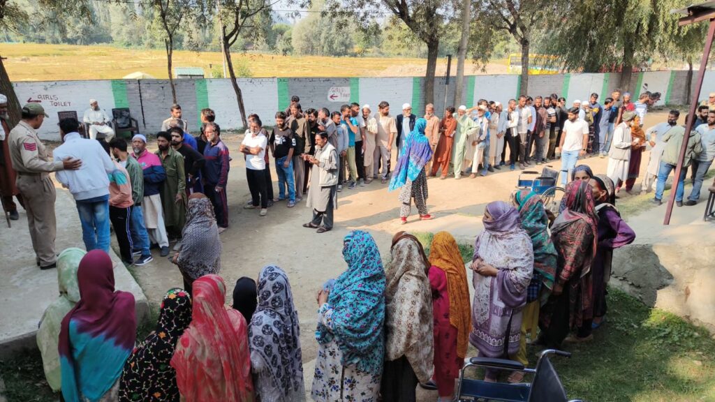 Enthusiastic Voting, Creative Floating Polling Stations Mark J&K ...