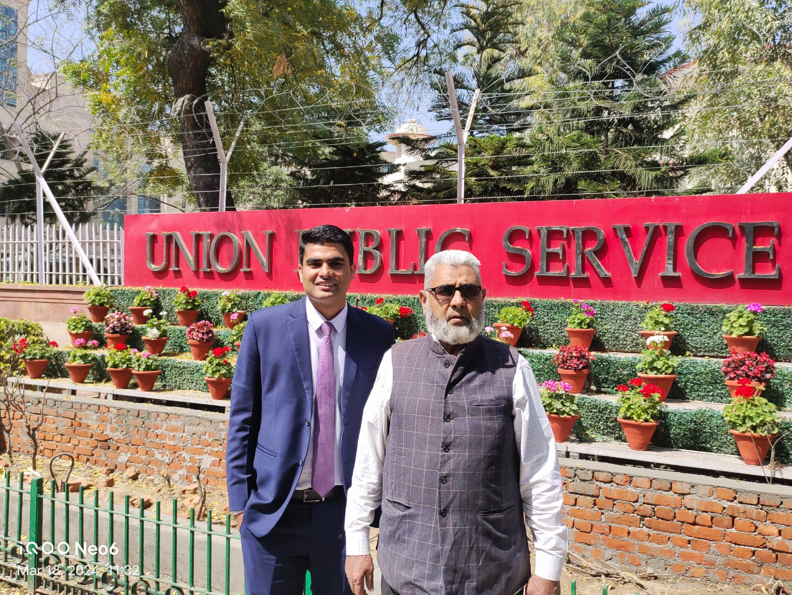 Meet The Doctor Who Prescribed Himself UPSC Dream — and Achieved It – TwoCircles.net